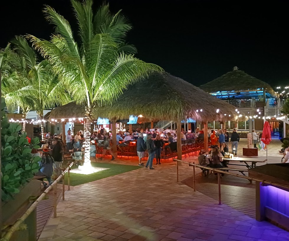 Dirty Birds Tiki Bar & Grill - Exotic Tiki Island